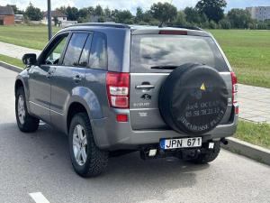 Grey Suzuki grand-vitara 2005 in Ukmerge, with an engine capacity of 1.90 L and mileage of 321 thousand km for 2750 €, photo 4 on AUTOMOTO.COM.LV