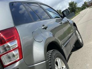 Grey Suzuki grand-vitara 2005 in Ukmerge, with an engine capacity of 1.90 L and mileage of 321 thousand km for 2750 €, photo 7 on AUTOMOTO.COM.LV