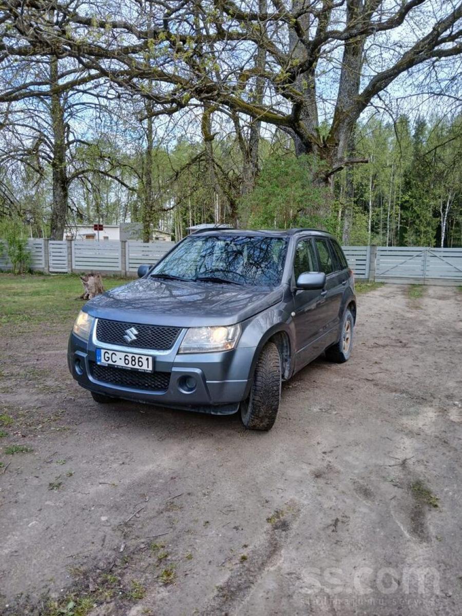Grey Suzuki grand-vitara 2006 in Jelgava, with an engine capacity of 2.00 L and mileage of 261 thousand km for 6900 €, photo 1 on AUTOMOTO.COM.LV