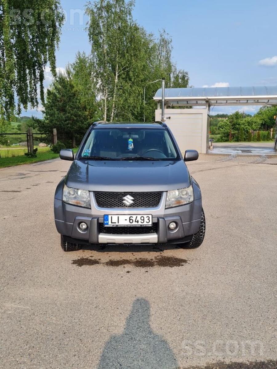 Pelēks Suzuki grand-vitara 2006 Valka, ar dzinēja tilpumu 1.90 L un nobraukumu 243 tūkst. km par 3000 €, foto 1 vietnē AUTOMOTO.COM.LV