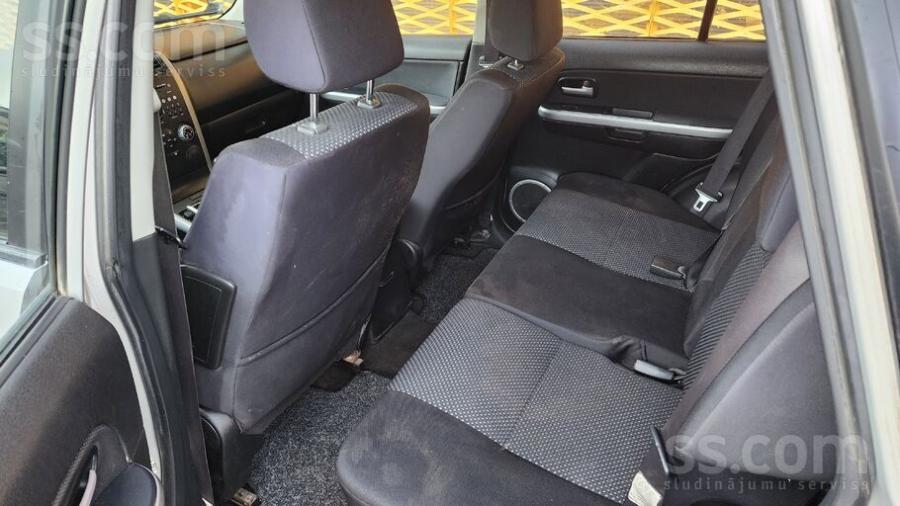 Grey Suzuki grand-vitara 2006 in Ogre, with an engine capacity of 1.90 L and mileage of 0 thousand km for 2500 €, photo 9 on AUTOMOTO.COM.LV