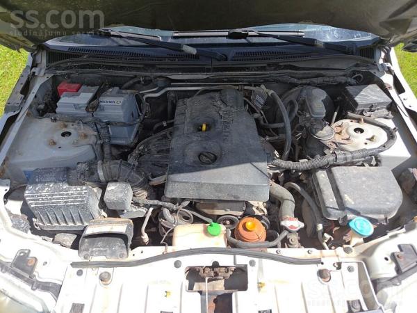 Pelēks Suzuki grand-vitara 2006 Gulbene, ar dzinēja tilpumu 2.00 L un nobraukumu 215 tūkst. km par 1500 €, foto 8 vietnē AUTOMOTO.COM.LV