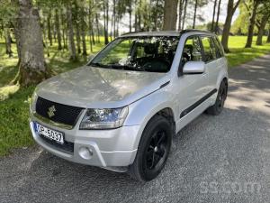 Grey Suzuki grand-vitara 2006 in Valmiera, with an engine capacity of 2.00 L and mileage of 216 thousand km for 2400 €, photo  on AUTOMOTO.COM.LV