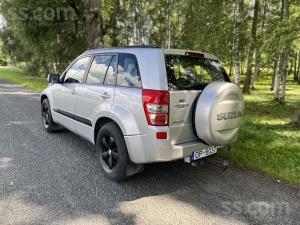 Grey Suzuki grand-vitara 2006 in Valmiera, with an engine capacity of 2.00 L and mileage of 216 thousand km for 2400 €, photo 3 on AUTOMOTO.COM.LV