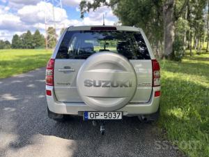Grey Suzuki grand-vitara 2006 in Valmiera, with an engine capacity of 2.00 L and mileage of 216 thousand km for 2400 €, photo 4 on AUTOMOTO.COM.LV