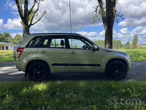 Grey Suzuki grand-vitara 2006 in Valmiera, with an engine capacity of 2.00 L and mileage of 216 thousand km for 2400 €, photo 5 on AUTOMOTO.COM.LV