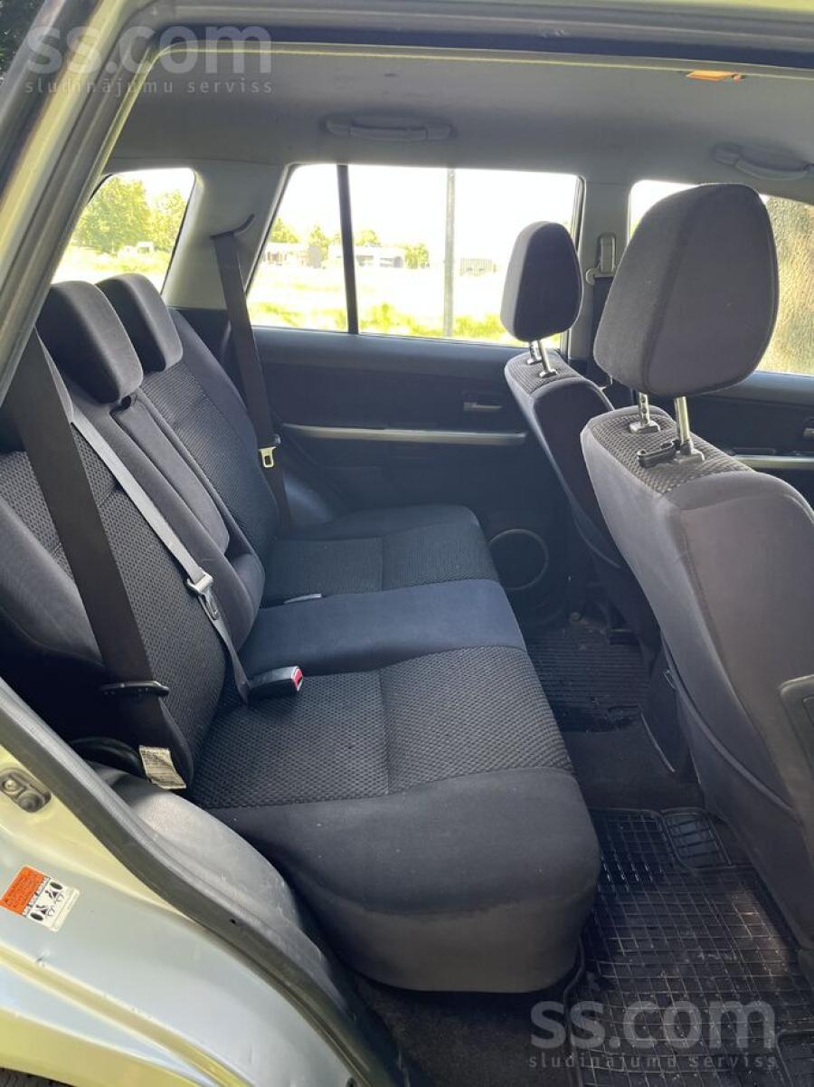 Grey Suzuki grand-vitara 2006 in Valmiera, with an engine capacity of 2.00 L and mileage of 216 thousand km for 2400 €, photo 9 on AUTOMOTO.COM.LV