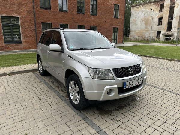 Grey Suzuki grand-vitara 2006 in Kaunas, with an engine capacity of 1.86 L and mileage of 287 thousand km for 1700 €, photo 6 on AUTOMOTO.COM.LV
