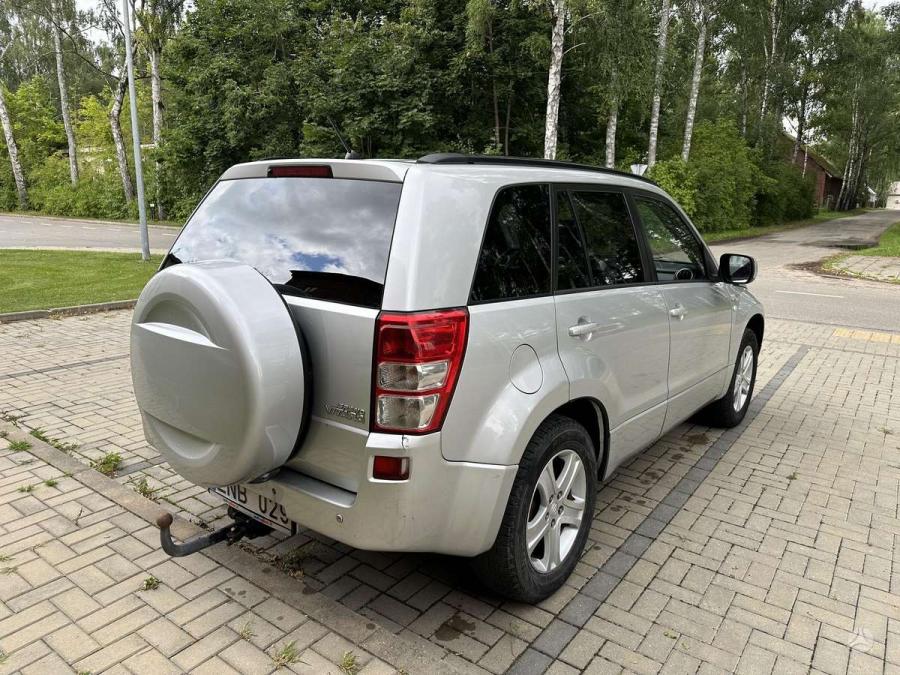 Grey Suzuki grand-vitara 2006 in Kaunas, with an engine capacity of 1.86 L and mileage of 287 thousand km for 1700 €, photo 8 on AUTOMOTO.COM.LV