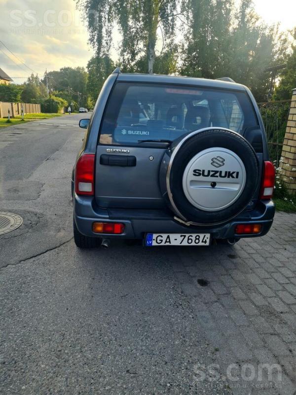 Grey Suzuki grand-vitara 2006 in Riga, with an engine capacity of 2.70 L and mileage of 113 thousand km for 3499 €, photo 3 on AUTOMOTO.COM.LV