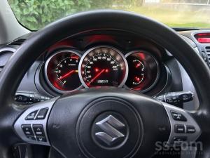 Pelēks Suzuki grand-vitara 2006 Rīga, ar dzinēja tilpumu 1.90 L un nobraukumu 283 tūkst. km par 2350 €, foto 4 vietnē AUTOMOTO.COM.LV
