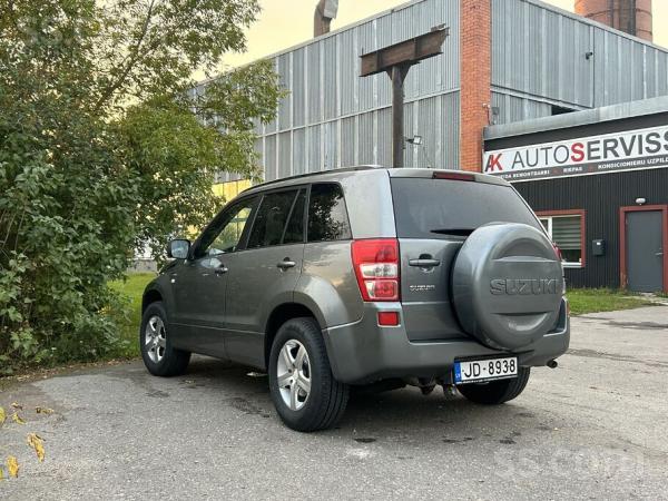 Pelēks Suzuki grand-vitara 2006 Rīga, ar dzinēja tilpumu 1.90 L un nobraukumu 283 tūkst. km par 2350 €, foto 3 vietnē AUTOMOTO.COM.LV
