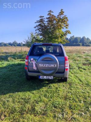 Grey Suzuki grand-vitara 2006 in Riga, with an engine capacity of 1.90 L and mileage of 194 thousand km for 3300 €, photo 4 on AUTOMOTO.COM.LV