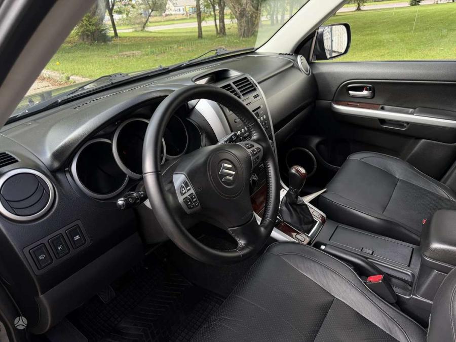 Pelēks Suzuki grand-vitara 2006 Utena, ar dzinēja tilpumu 1.90 L un nobraukumu 0 tūkst. km par 4850 €, foto 15 vietnē AUTOMOTO.COM.LV