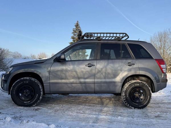 Grey Suzuki grand-vitara 2007 in Utena, with an engine capacity of 1.87 L and mileage of 208 thousand km for 5950 €, photo 7 on AUTOMOTO.COM.LV