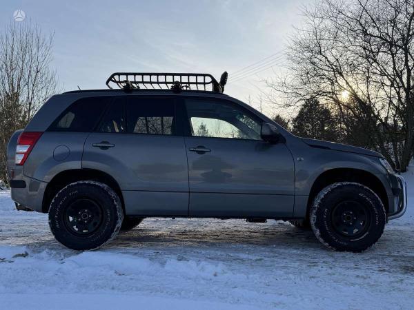 Grey Suzuki grand-vitara 2007 in Utena, with an engine capacity of 1.87 L and mileage of 208 thousand km for 5950 €, photo 9 on AUTOMOTO.COM.LV