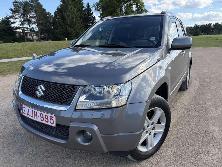 Pelēks Suzuki grand-vitara 2007 Utena, ar dzinēja tilpumu 2.00 L un nobraukumu 237 tūkst. km par 4650 €, foto 1 vietnē AUTOMOTO.COM.LV