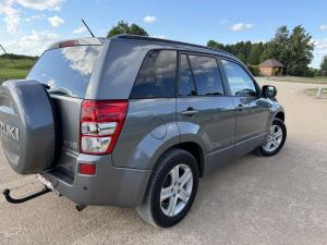 Pelēks Suzuki grand-vitara 2007 Utena, ar dzinēja tilpumu 2.00 L un nobraukumu 237 tūkst. km par 4650 €, foto 3 vietnē AUTOMOTO.COM.LV