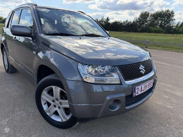 Grey Suzuki grand-vitara 2007 in Utena, with an engine capacity of 2.00 L and mileage of 237 thousand km for 4650 €, photo 3 on AUTOMOTO.COM.LV