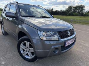 Pelēks Suzuki grand-vitara 2007 Utena, ar dzinēja tilpumu 2.00 L un nobraukumu 237 tūkst. km par 4650 €, foto 4 vietnē AUTOMOTO.COM.LV