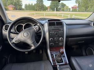 Pelēks Suzuki grand-vitara 2007 Utena, ar dzinēja tilpumu 2.00 L un nobraukumu 237 tūkst. km par 4650 €, foto 8 vietnē AUTOMOTO.COM.LV