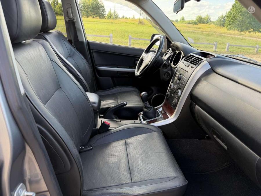 Pelēks Suzuki grand-vitara 2007 Utena, ar dzinēja tilpumu 2.00 L un nobraukumu 237 tūkst. km par 4650 €, foto 9 vietnē AUTOMOTO.COM.LV