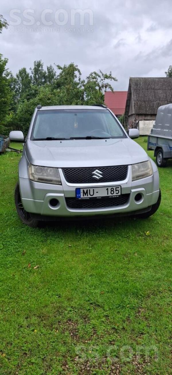 Pelēks Suzuki grand-vitara 2007 Balvi, ar dzinēja tilpumu 1.90 L un nobraukumu 333 tūkst. km par 2000 €, foto 1 vietnē AUTOMOTO.COM.LV