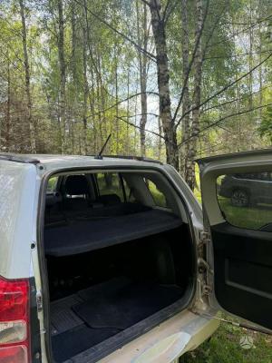 Grey Suzuki grand-vitara 2007 in Vilnius, with an engine capacity of 1.87 L and mileage of 193 thousand km for 3200 €, photo 8 on AUTOMOTO.COM.LV