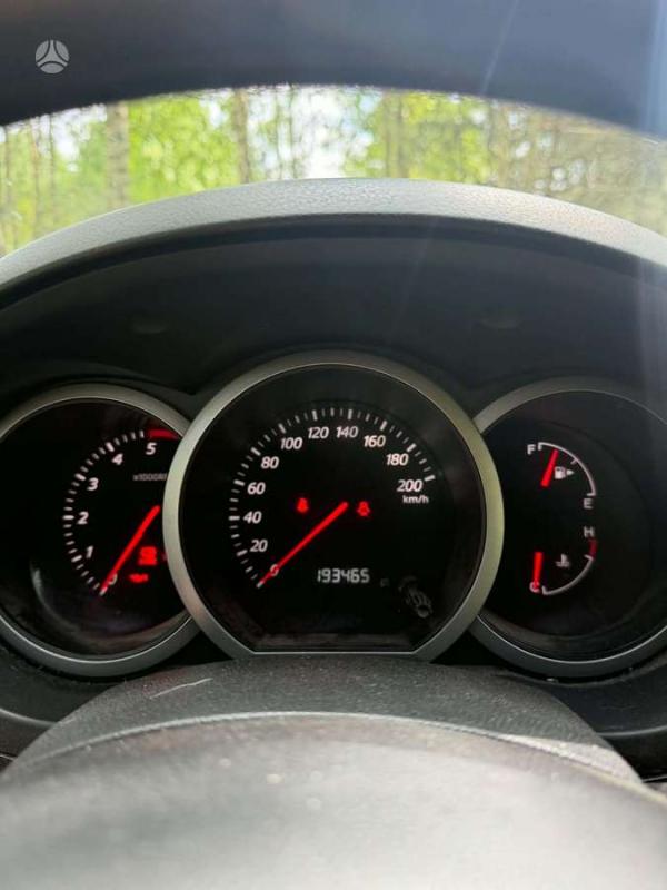 Grey Suzuki grand-vitara 2007 in Vilnius, with an engine capacity of 1.87 L and mileage of 193 thousand km for 3200 €, photo 8 on AUTOMOTO.COM.LV