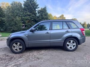 Grey Suzuki grand-vitara 2007 in Riga, with an engine capacity of 2.00 L and mileage of 292 thousand km for 3500 €, photo 3 on AUTOMOTO.COM.LV
