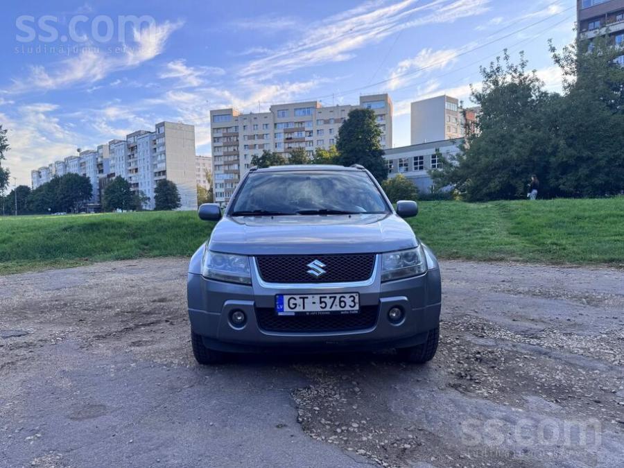 Grey Suzuki grand-vitara 2007 in Riga, with an engine capacity of 2.00 L and mileage of 292 thousand km for 3500 €, photo 8 on AUTOMOTO.COM.LV