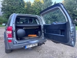 Grey Suzuki grand-vitara 2007 in Riga, with an engine capacity of 2.00 L and mileage of 292 thousand km for 3500 €, photo 9 on AUTOMOTO.COM.LV