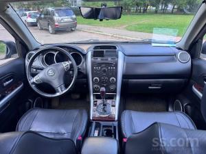 Grey Suzuki grand-vitara 2007 in Riga, with an engine capacity of 2.00 L and mileage of 292 thousand km for 3500 €, photo 11 on AUTOMOTO.COM.LV