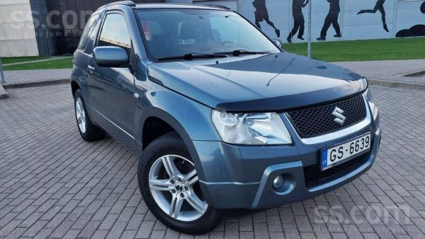 Suzuki grand-vitara 2007 in Riga on AUTOMOTO.COM.LV Grey Suzuki grand-vitara 2007 in Riga, with an engine capacity of 1.60 L and mileage of 188 thousand km for 3850 €, photo 1 on AUTOMOTO.COM.LV