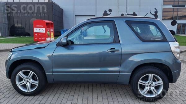 Suzuki grand-vitara 2007 in Riga on AUTOMOTO.COM.LV Grey Suzuki grand-vitara 2007 in Riga, with an engine capacity of 1.60 L and mileage of 188 thousand km for 3850 €, photo 11 on AUTOMOTO.COM.LV