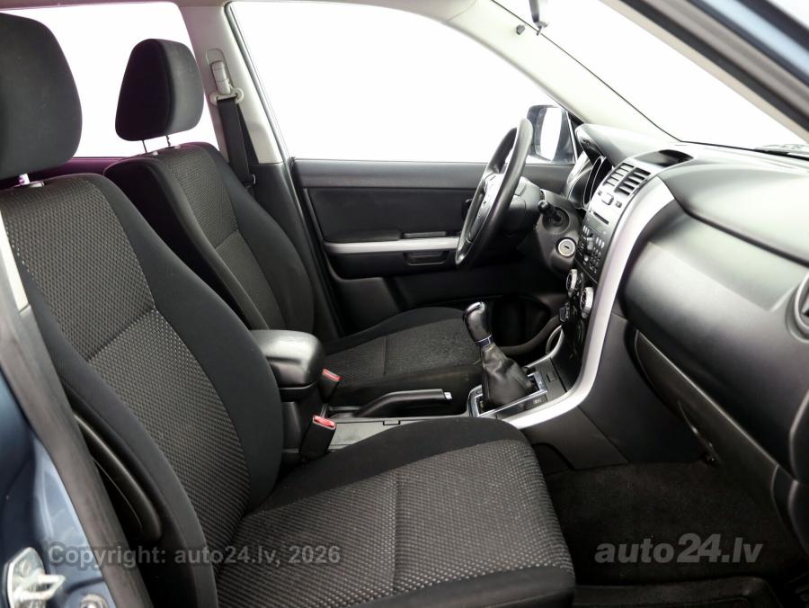Pelēks Suzuki grand-vitara 2007 Tallina, ar dzinēja tilpumu 2.00 L un nobraukumu 246 tūkst. km par 1499 €, foto 7 vietnē AUTOMOTO.COM.LV