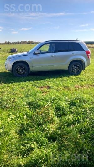 Grey Suzuki grand-vitara 2007 in Rezekne, with an engine capacity of 1.90 L and mileage of 245 thousand km for 2950 €, photo  on AUTOMOTO.COM.LV