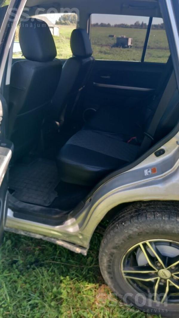 Pelēks Suzuki grand-vitara 2007 Rēzekne, ar dzinēja tilpumu 1.90 L un nobraukumu 245 tūkst. km par 2950 €, foto 6 vietnē AUTOMOTO.COM.LV