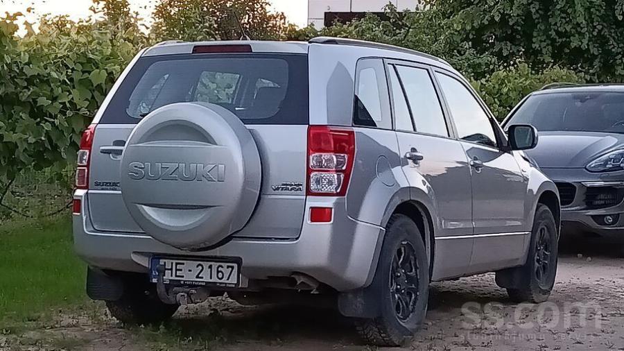 Grey Suzuki grand-vitara 2008 in Riga, with an engine capacity of 1.90 L and mileage of 222 thousand km for 1700 €, photo 1 on AUTOMOTO.COM.LV