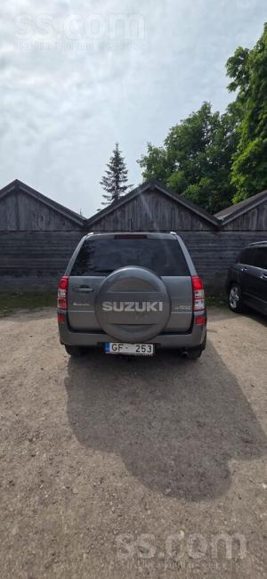 Grey Suzuki grand-vitara 2008 in Jurmala, with an engine capacity of 1.90 L and mileage of 240 thousand km for 3999 €, photo 5 on AUTOMOTO.COM.LV