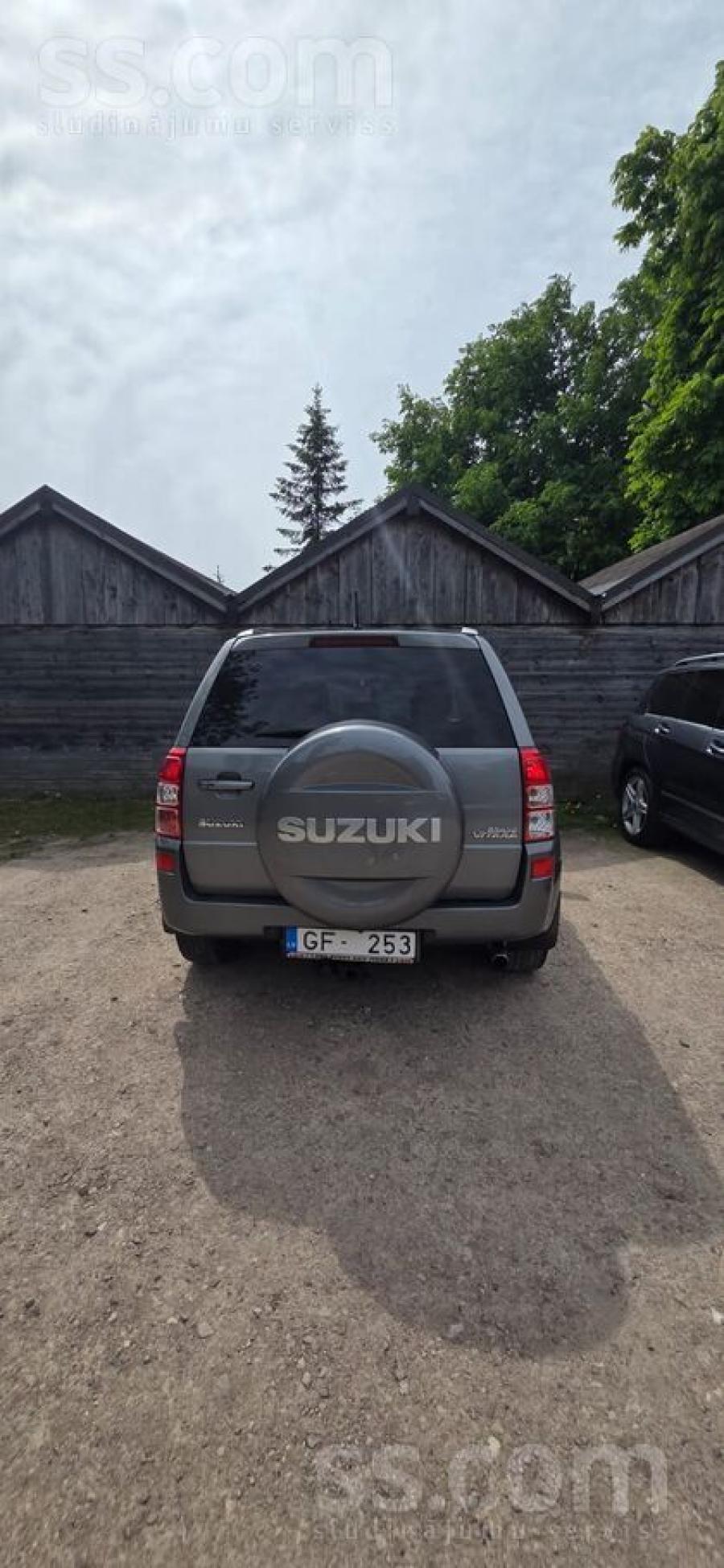 Grey Suzuki grand-vitara 2008 in Jurmala, with an engine capacity of 1.90 L and mileage of 240 thousand km for 3999 €, photo 5 on AUTOMOTO.COM.LV
