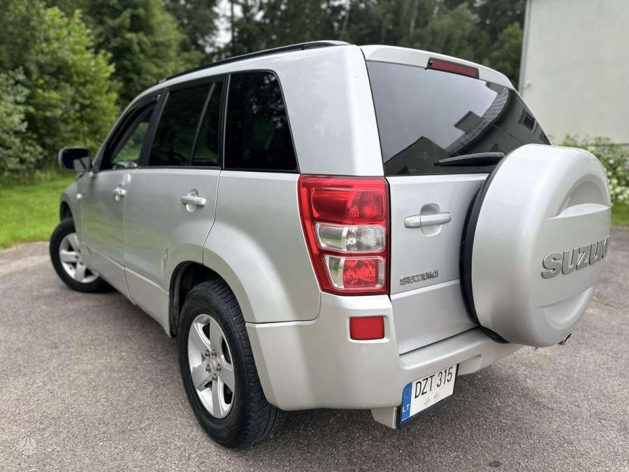 Pelēks Suzuki grand-vitara 2008 Viļņa, ar dzinēja tilpumu 0.00 L un nobraukumu 105 tūkst. km par 2650 €, foto 7 vietnē AUTOMOTO.COM.LV