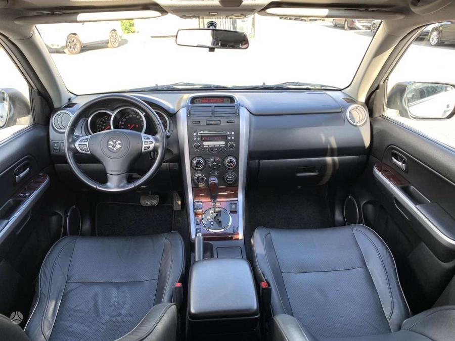 Grey Suzuki grand-vitara 2008 in Vilnius, with an engine capacity of 2.00 L and mileage of 207 thousand km for 3800 €, photo 7 on AUTOMOTO.COM.LV