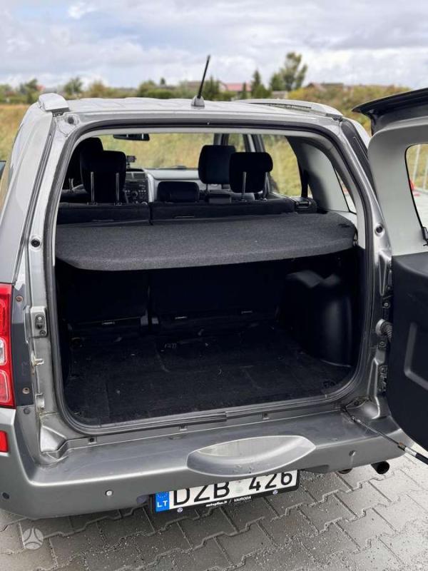 Сузуки Гранд Витара 2008 в Клайпеда на AUTOMOTO.COM.LV Серый Сузуки Гранд Витара 2008 в Клайпеда, объемом двигателя 2.00 л и пробегом 164 тыс. км за 4000 €, фото 7 на AUTOMOTO.COM.LV