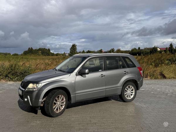 Pelēks Suzuki grand-vitara 2008 Klaipėda, ar dzinēja tilpumu 2.00 L un nobraukumu 164 tūkst. km par 4000 €, foto 4 vietnē AUTOMOTO.COM.LV