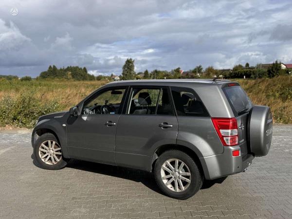 Pelēks Suzuki grand-vitara 2008 Klaipėda, ar dzinēja tilpumu 2.00 L un nobraukumu 164 tūkst. km par 4000 €, foto 5 vietnē AUTOMOTO.COM.LV