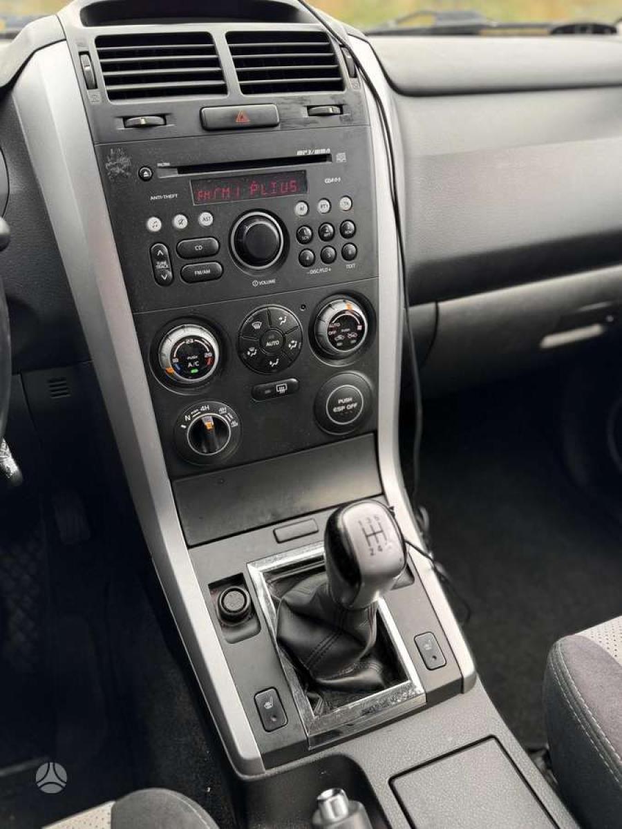 Pelēks Suzuki grand-vitara 2008 Klaipėda, ar dzinēja tilpumu 2.00 L un nobraukumu 164 tūkst. km par 4000 €, foto 18 vietnē AUTOMOTO.COM.LV