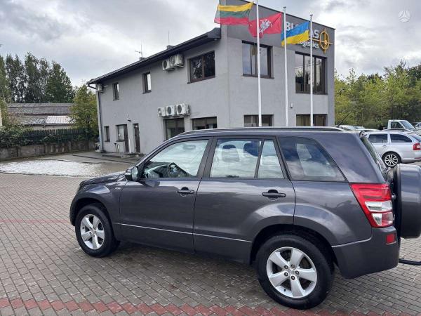 Сузуки Гранд Витара 2009 в Утена на AUTOMOTO.COM.LV Серый Сузуки Гранд Витара 2009 в Утена, объемом двигателя 1.87 л и пробегом 281 тыс. км за 4499 €, фото 10 на AUTOMOTO.COM.LV