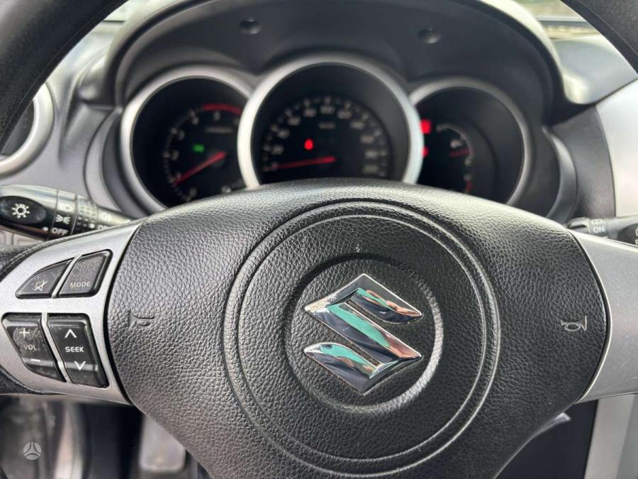 Pelēks Suzuki grand-vitara 2009 Utena, ar dzinēja tilpumu 1.87 L un nobraukumu 281 tūkst. km par 4499 €, foto 14 vietnē AUTOMOTO.COM.LV