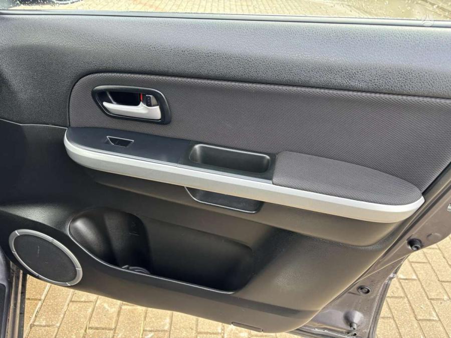 Pelēks Suzuki grand-vitara 2009 Utena, ar dzinēja tilpumu 1.87 L un nobraukumu 281 tūkst. km par 4499 €, foto 17 vietnē AUTOMOTO.COM.LV